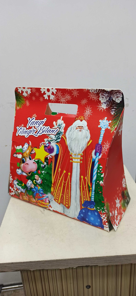 yangi yil sovg'asi uchun paket va karobkalar optom