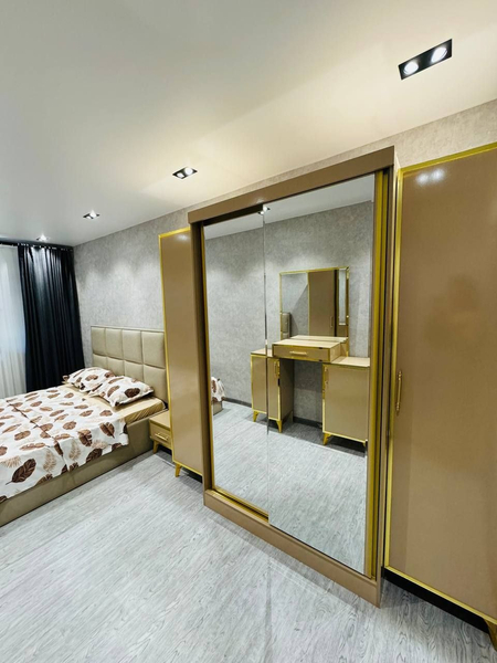 Срочно Новомосковская ор-р(детский сад) 2/2/5 50м²