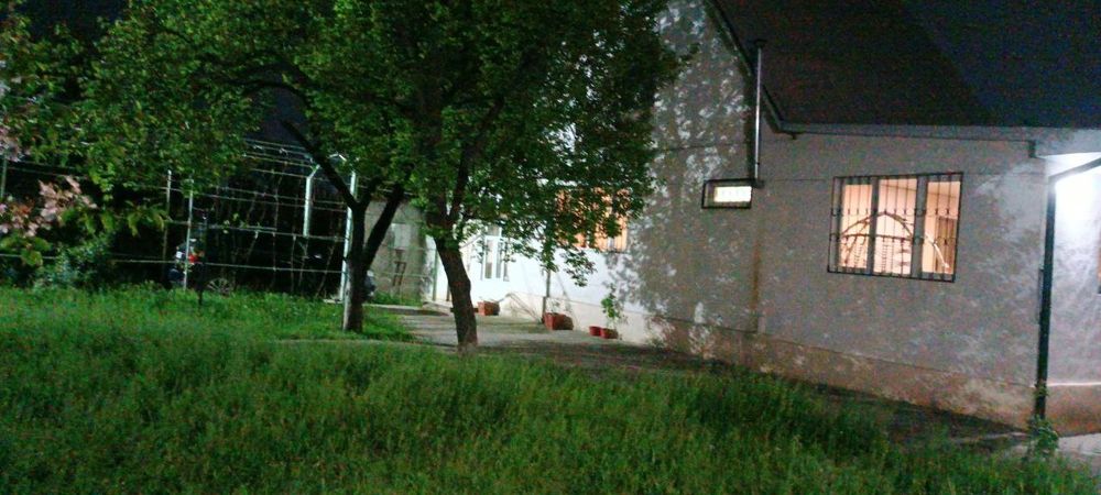Г. Ховли сотилади

10 сотих 5 хона
икки қаватли
 2 та санузел, бассе