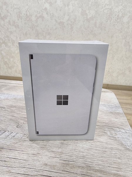 Microsoft Surface Duo срочна