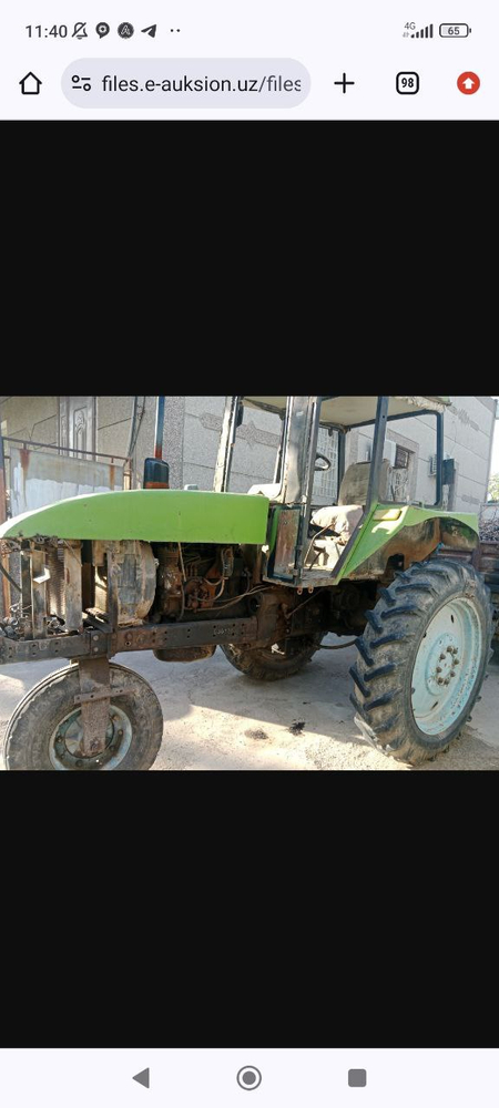 Traktor sotiladi