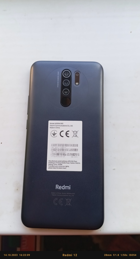 Redmi  9 sotiladi holati a'lo tirnalgan joyi yoq