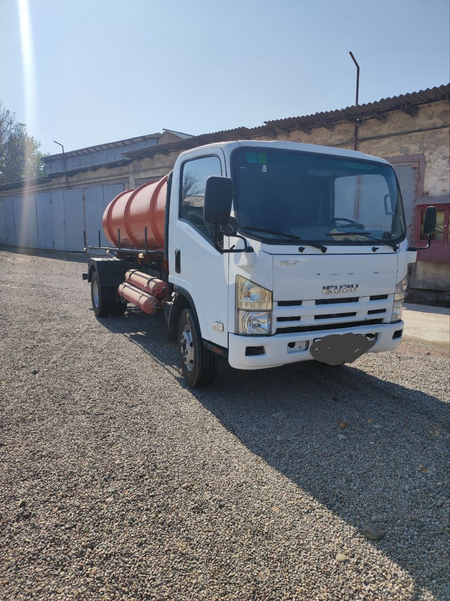 Isuzu srochna sotiladi