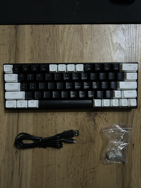 Игровая Механическая клавиатура , формат 60 % , rgb