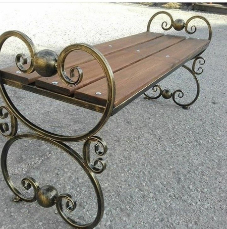 Скамейке и столы