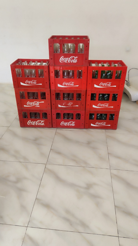 Butulishniy kola va sprite butilkalari sotiladi