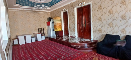 Oxangaronda srochna uy (hovli-joy) sotiladi.