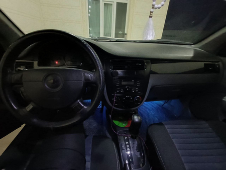 Lasatti 1.8 surochni sotiladi