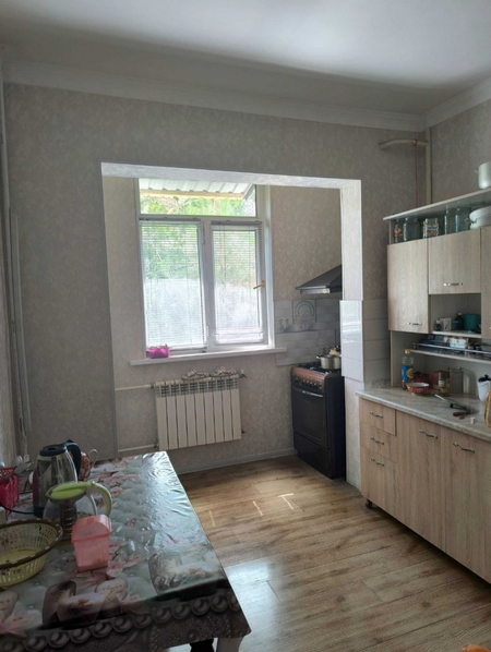 Срочно. Юнусабад14. 2ком. 2этаж. Метро. Корзинка
