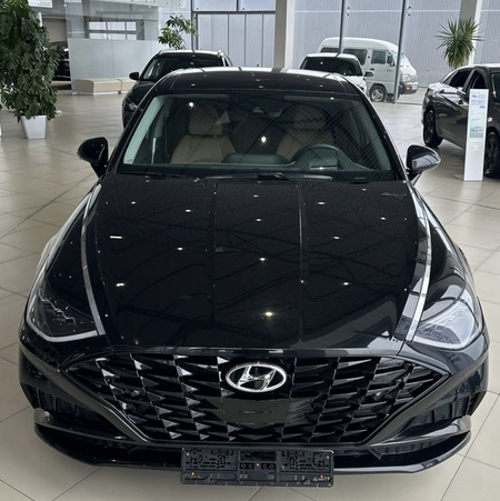Hyundai Sonata Black