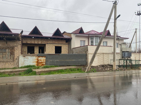 Назарбекда арзон нархда уй сотилади келиштириб берилади