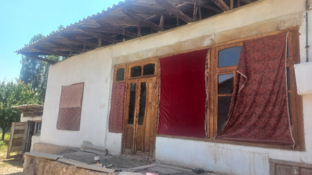 Uchastka sotiladi. Uy sotiladi