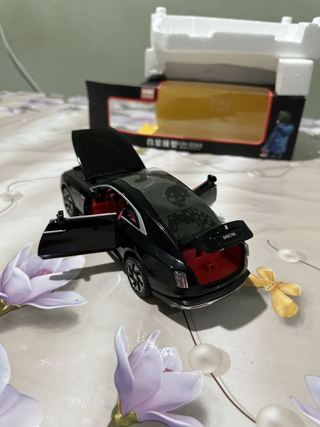 Rollc Royce Spectr 1:24 original