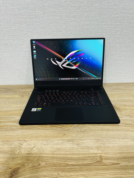 ASUS Zephyrus i7+RTX2060 4K Дисплей, как новый