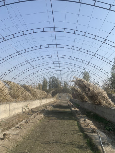 Парник метали сотилади