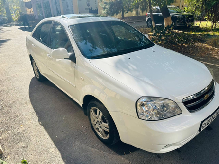 Lacetti 1,8 2010 xolati yahwi