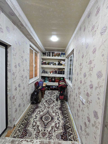 2 xonali 64m² 1-qavat uy sotiladi.