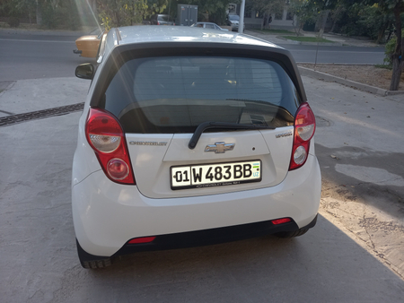 Chevrolet Spark AT sotiladi