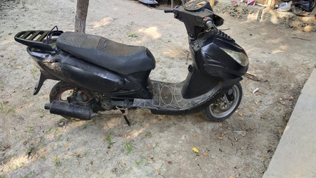 80 cub skuter sotiladi