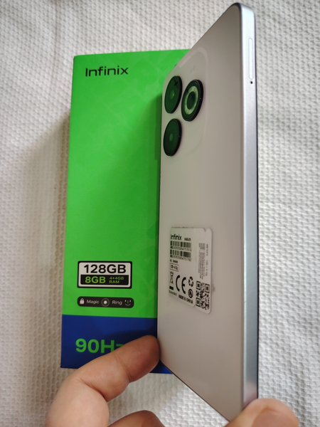 Infinix Smart 8   8/128 GB IDEAL