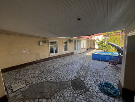 Hovli 2.7 sotix chorsu bozoridan 150 m