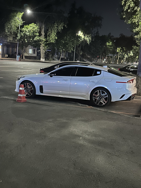 Продаю свой KIA stinger