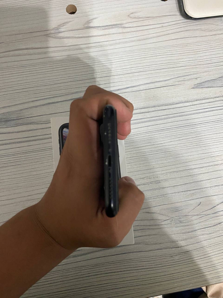 Iphone Xr 128 gb 75% batter