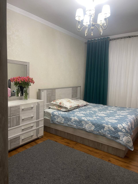 Продам свою 4-4-4