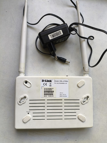 Беспроводной маршрутизатор (Wi-Fi роутер) D-Link (белый, 4 порта, DSL-