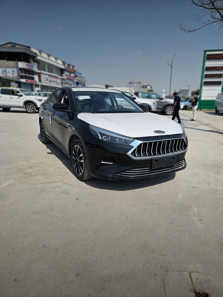 JAC J7 1,5 Turbo 2024 Full Kredit 30% bilan tayyor 3 yil Garantiya!!!