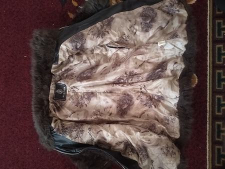 Razmer XL. rangi qora.
