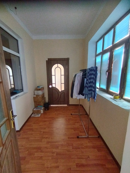 Uy sotiladi qarshi shaxar 1 ni yulida joylashgan
