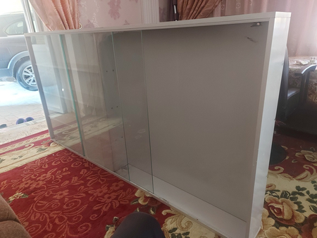 Ветрина сотилади обменхам бор тельга