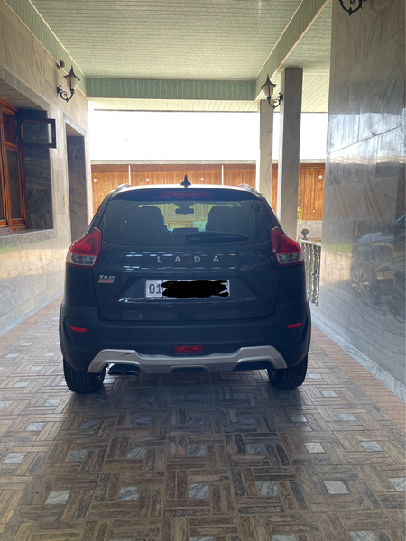 Автомобиль Lada Xray