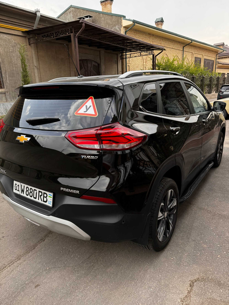 Tracker Premier 2023 Qora Treker