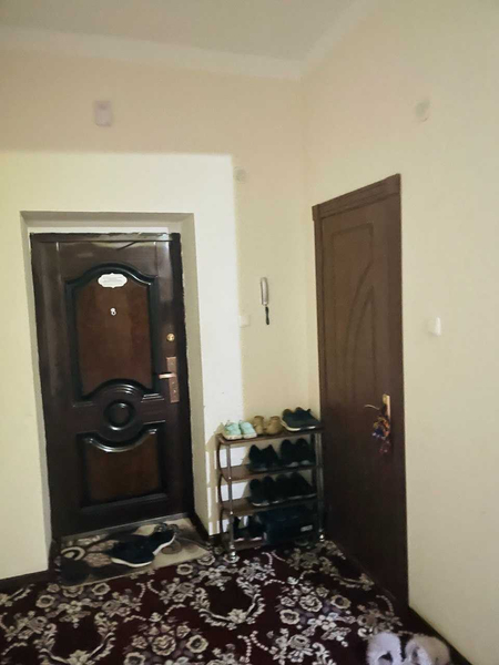 12 etaj domning 9 etajida 3 xonali 116 kvadrat, kvartira sotiladi