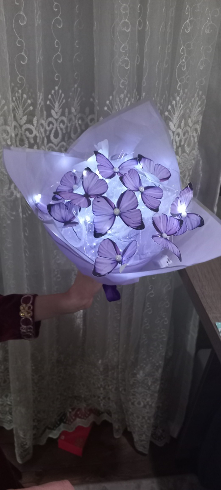 светяший букет фиолетовй