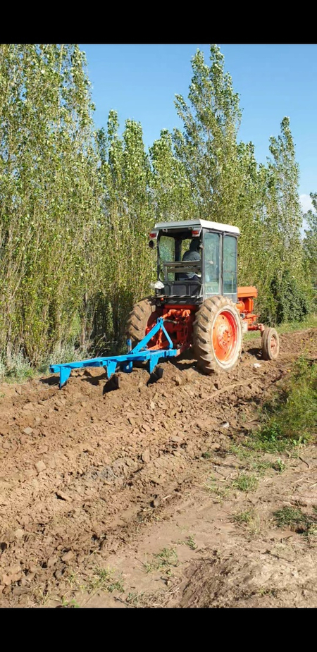 TRAKTOR T 28 Bartavoy