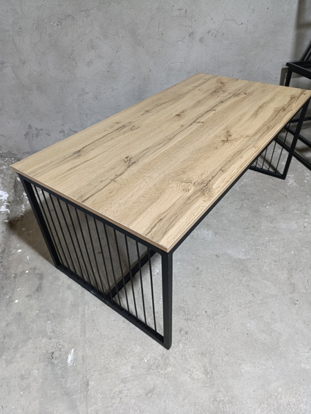 Jurnalniy stolik loft