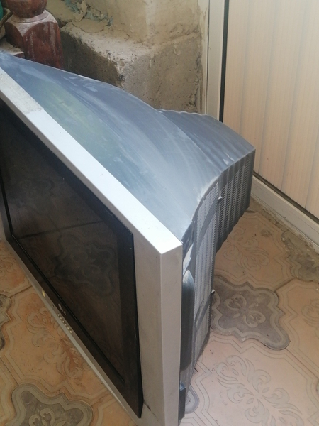 Televizion LG tunir bilan birga