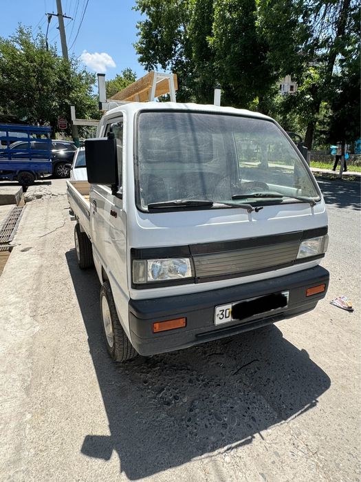 Labo srochno sotiladi