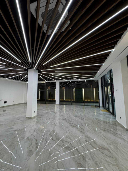 Сдается в аренду 700м2 Яккасарайский район 
Ор-р БмВ мойка
