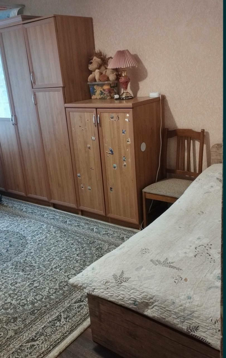 Чиланзар 9 квартал 3/3/4 кирпич с обстановкой балкон 2*6 ор.р ин.яз