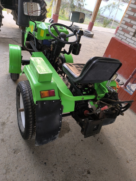 Mini traktor sotiladi