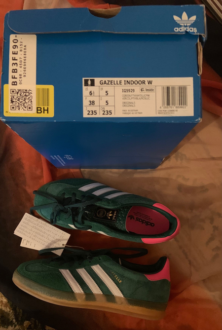 Новые женские замшевые кроссовки Adidas Gazelle Indoor оригинал.