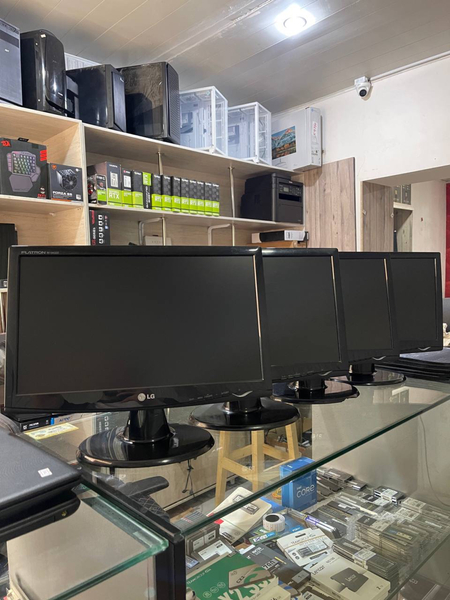 LG 19 Flatron Monitor zo’r holatda 4ta bor