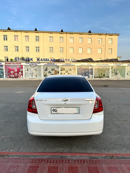 Lacetti (Optra 1.6) sotiladi!