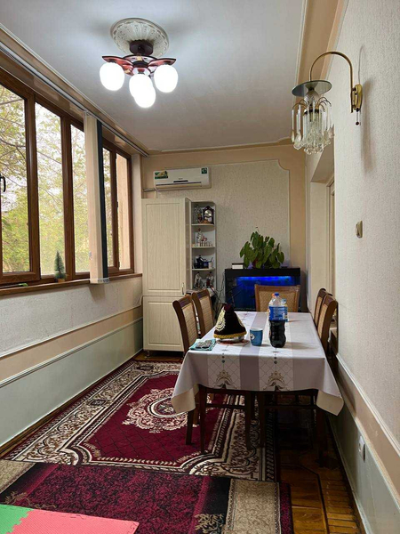 Дархан Т.Ханум спецплан 4-комн 3/4 125 м² 2 с/у кирпич лоджия 2.3х9 м.
