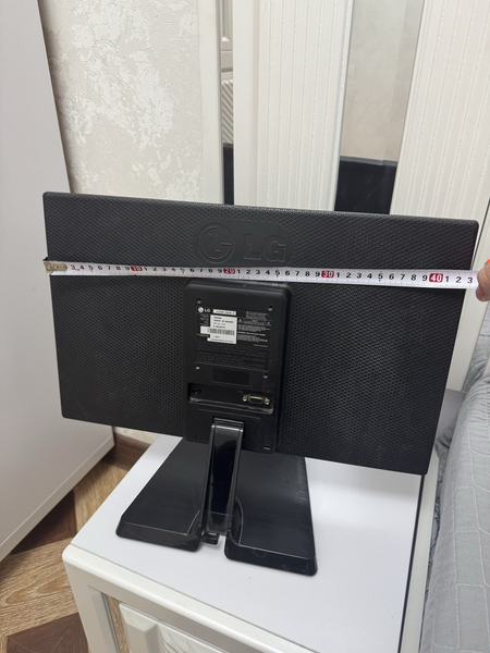 LG monitor 17 dyum yaxshi xolatda