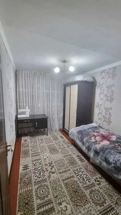 Продам 3х комнатную кирпич Чиланзар 23